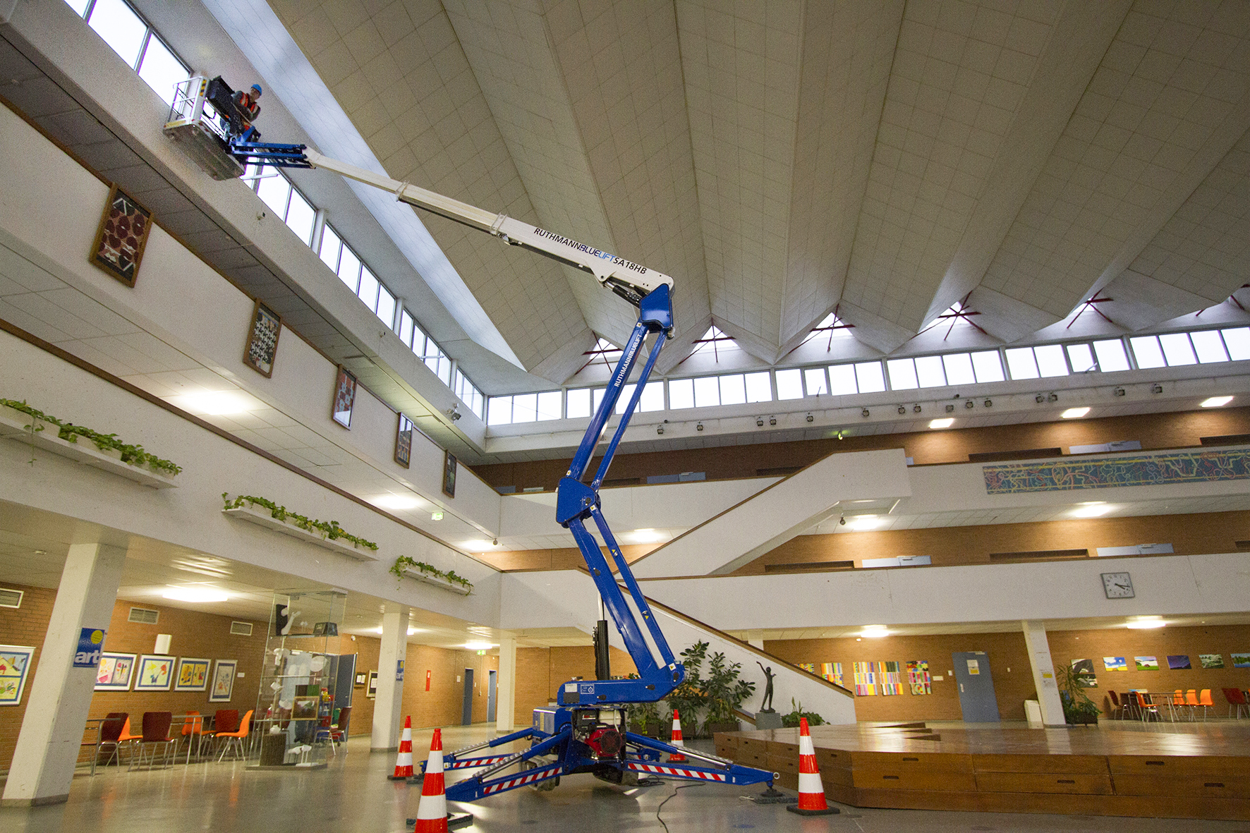 Ruthmann Bluelift Spider Platform – SciecoMotion